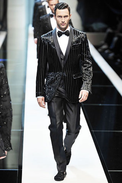 5 Rekomendasi Setelan Jas untuk Resepsi Pernikahan Baik di Gedung atau ...