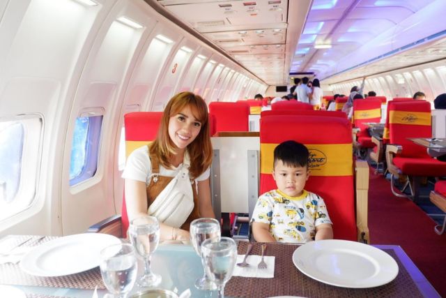 Jogja Airport Resto, Tempat Makan dengan Suasana Bandara. Ada Pesawat ...