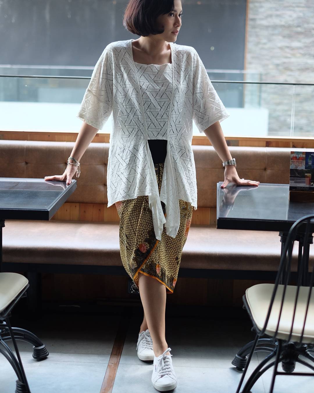 8 OOTD Rok Batik yang Sederhana. Biar Nggak Melulu Dibilang Mau Kondangan!