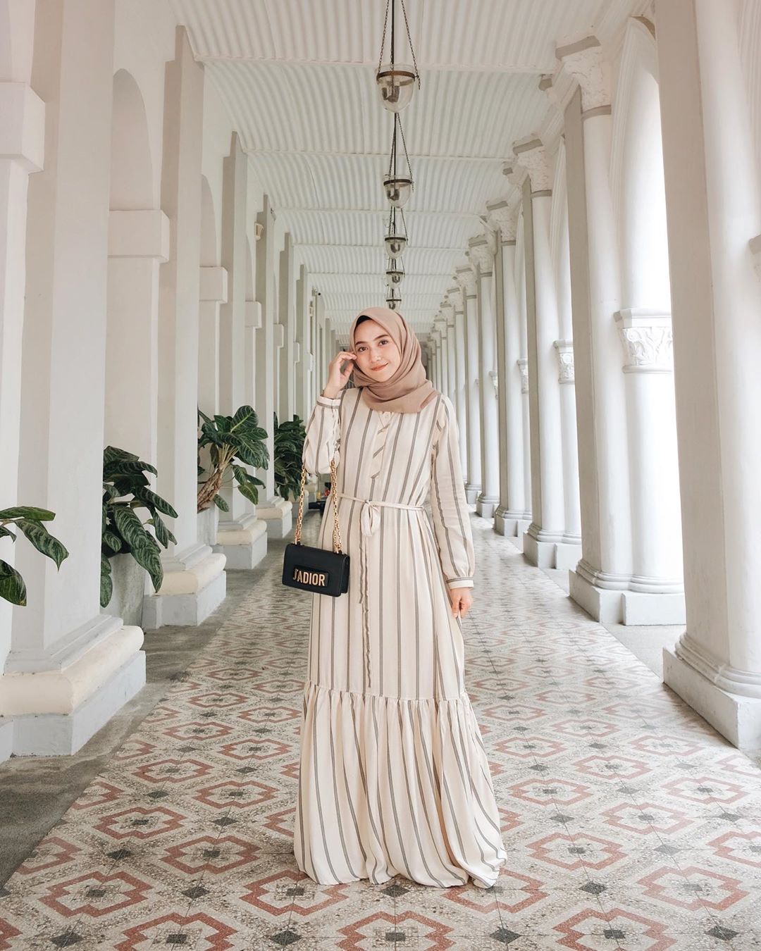 12 Ide Dress Longgar untuk Ibu Hamil. Anti Gerah dan Nyaman, Stylish di ...