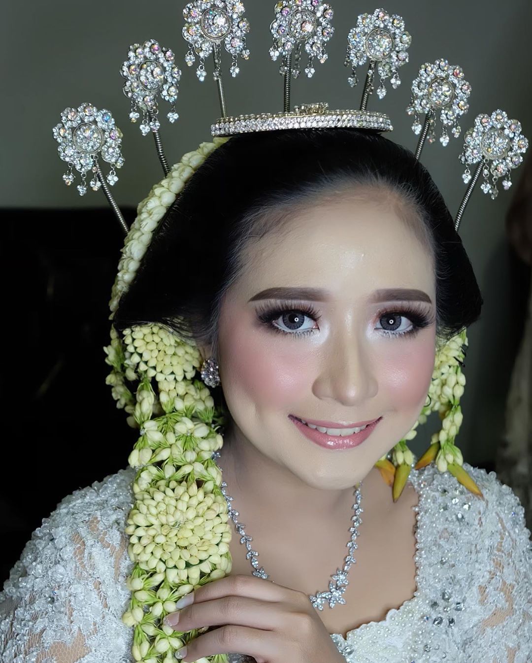 Lebih Simpel, Ini 10 Ide Make-up Pernikahan Jawa Tanpa Paes untuk ...