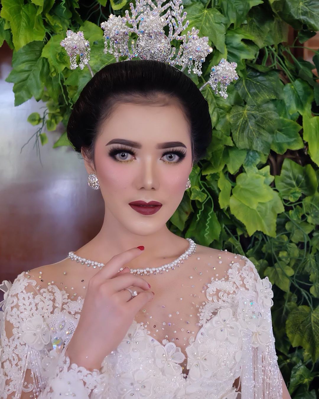 Lebih Simpel, Ini 10 Ide Make-up Pernikahan Jawa Tanpa Paes untuk ...