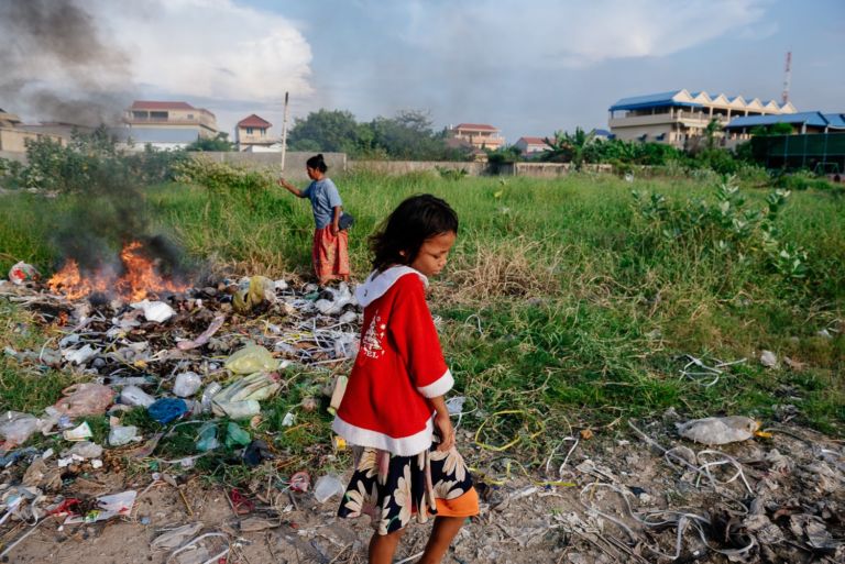 5 Efek Buruk Menghirup Asap Pembakaran Sampah. Racunnya 350 Kali Lebih ...