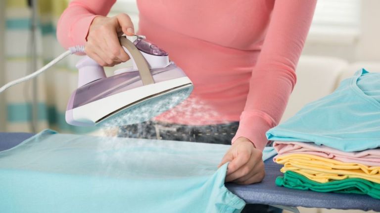 5 Kelebihan Setrika Uap Dibanding Setrika Listrik Biasa. Pakaian ...