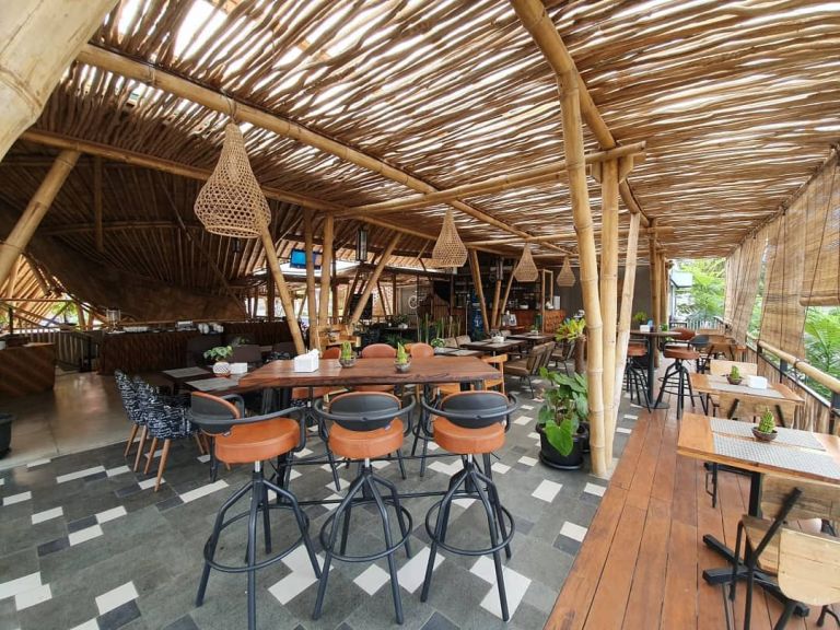 Glamping Oak Tree Resort, Sensasi Glamping Mewah di Batu