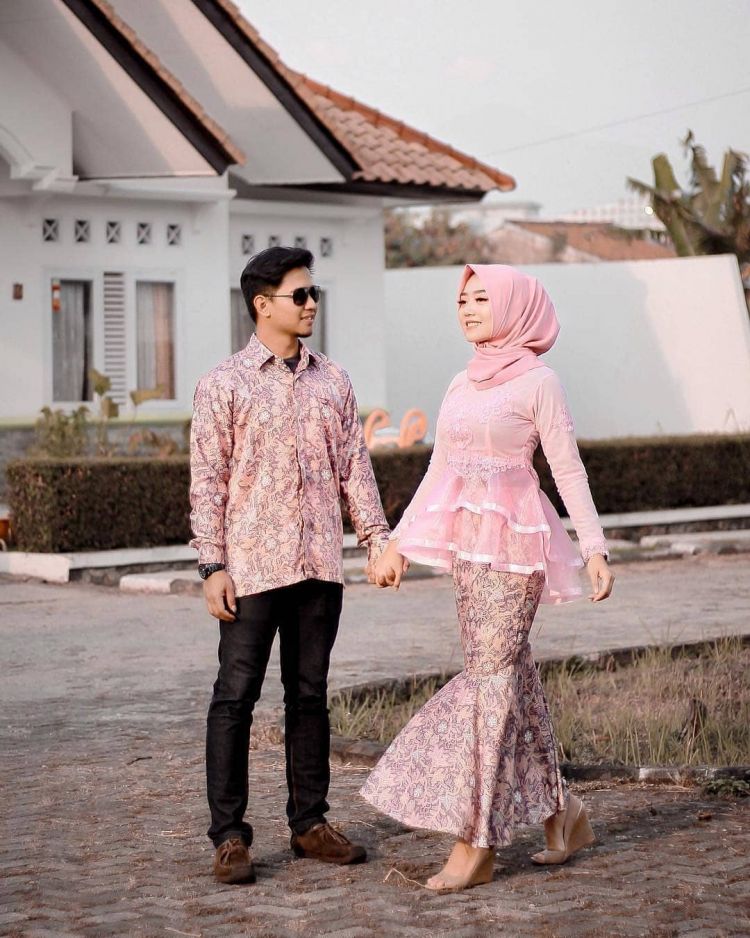 12 Model Rok Padanan Kebaya untuk Bridesmaid. Jangan Bingung Lagi, ini ...