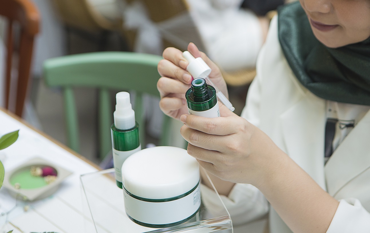 Lindungi Kulit Sensitif dengan Green Derma Mild Cica Duo. Skincare ...