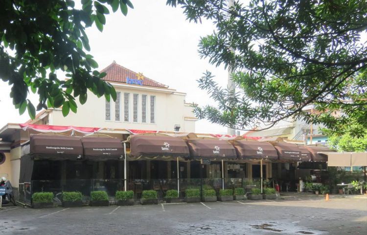 6 Kafe & Restoran Jadul Bandung ini Penuh Nostalgia Masa Lalu. Ada yang ...