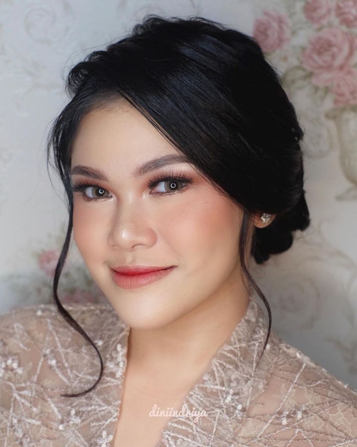 7+ Gaya Make-up Elegan Minimalis untuk Lamaran dalam Balutan Kebaya ...