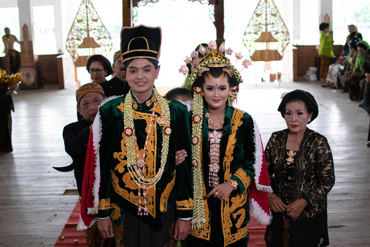 12 Ragam Gaya Pengatin Khas Jawa Tengah. Ternyata Nggak Cuma Pengantin ...