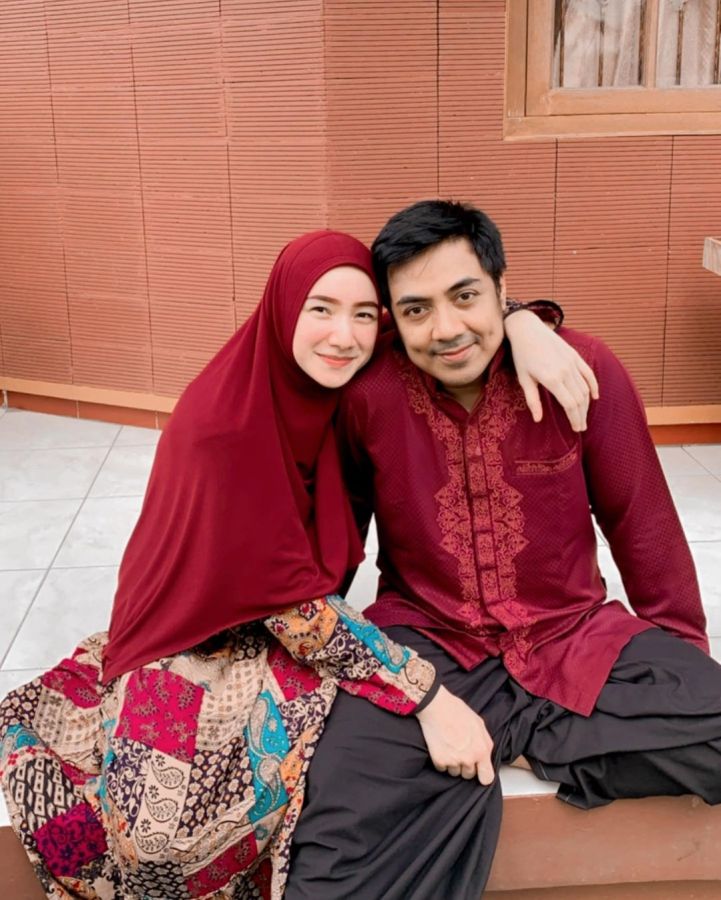 Jodoh Memang Sudah Diatur, 8 Artis ini Kini Bersuamikan Seorang Ustaz ...