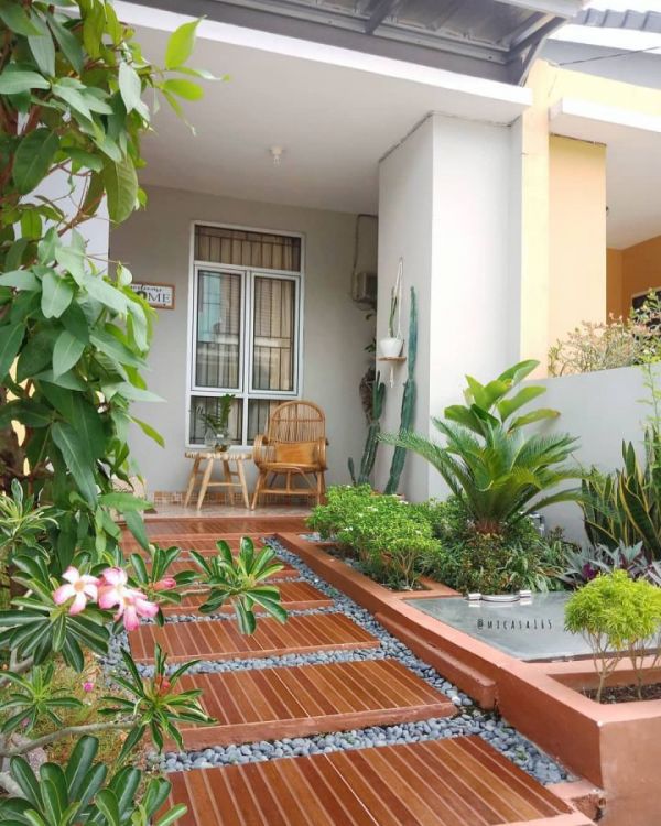 10 Desain Taman Minimalis di Teras Rumah yang Sempit