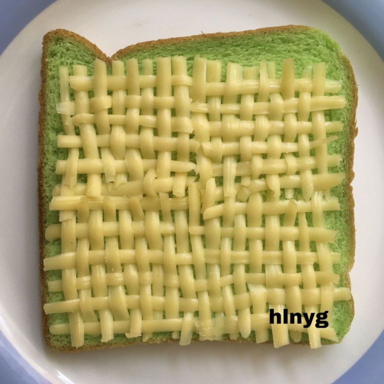 10 Potret Kesempurnaan Hiasan Roti Tawar. Bikinnya Berjam-Jam, Habisnya ...