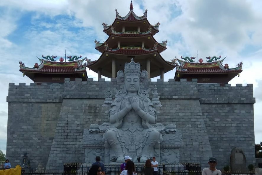 Wisata ala China di Vihara Ksitigarbha Bodhisatvva
