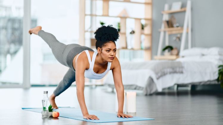 5 Gerakan Home Workout untukmu yang Baru Mau Mulai Olahraga. Nggak ...