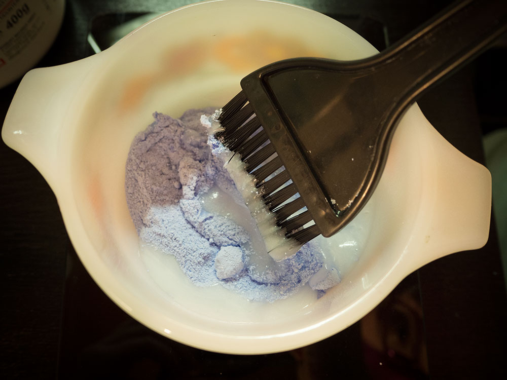 5 Tips Cara Bleaching Rambut Sendiri agar Tidak Rusak