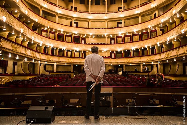 Rahasia di Balik Suara Penyanyi Opera yang Menggelegar ke Mana-mana ...