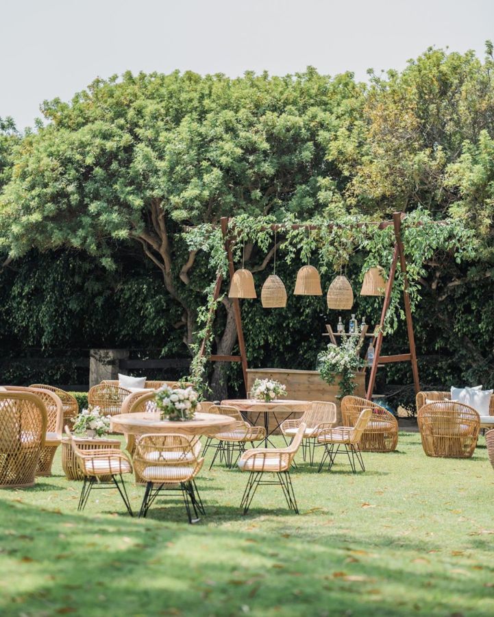 11 Ide Pengaturan Tempat Duduk Pernikahan New Normal. Sesuai Protokol ...