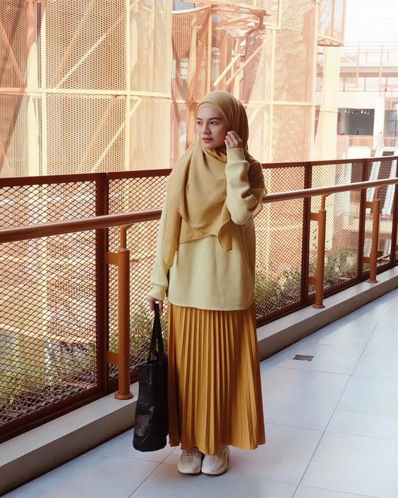 8 Cara Bikin Rok Plisketmu Jadi Naik Kelas. Murah, Nggak Butuh Banyak ...