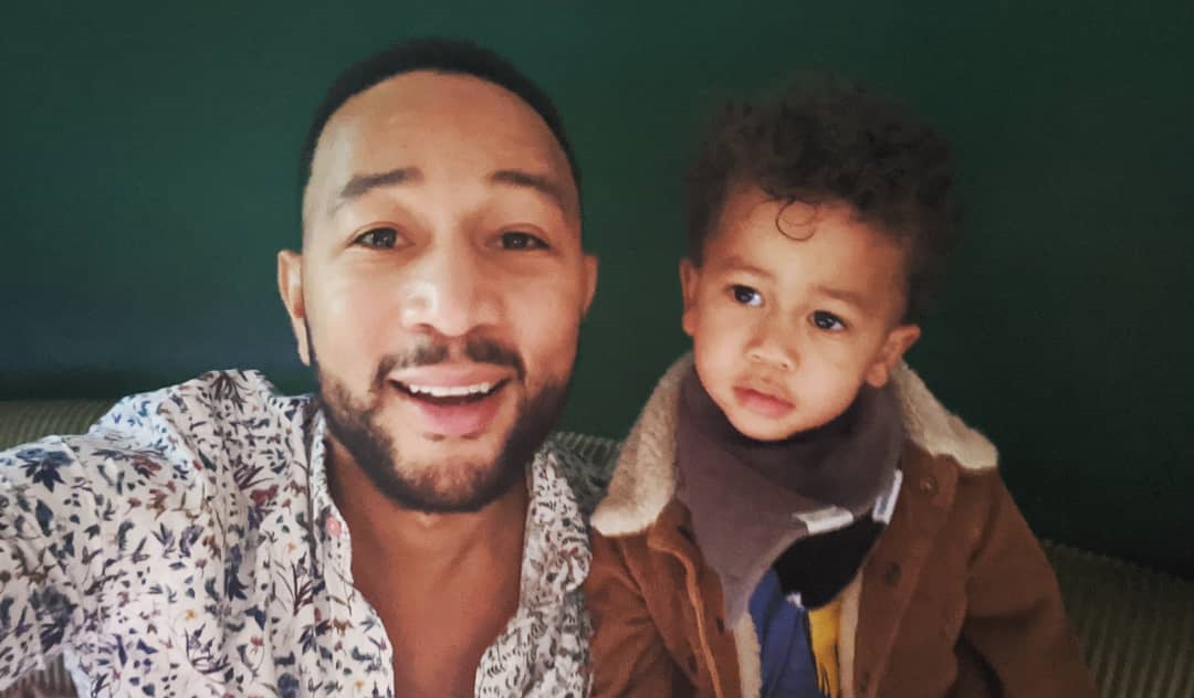 Unggah Foto Wisuda 20 Tahun Lalu, Publik Takjub Lihat Sosok John Legend ...