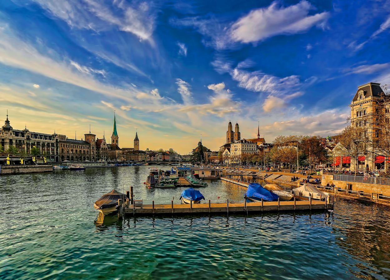 8 Tempat Wisata Paling Cantik di Swiss. Pemandangannya Indah Luar Biasa ...