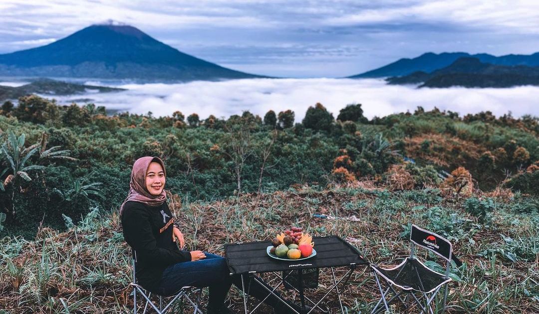 #DiIndonesiaAja-Selimut Kabut Bukit Tirai Embun, Menikmati Sensasi ...