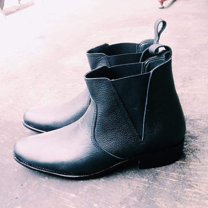 8 Rekomendasi Sepatu Kulit Pria yang Kece Parah Desainnya. Ada yang ...