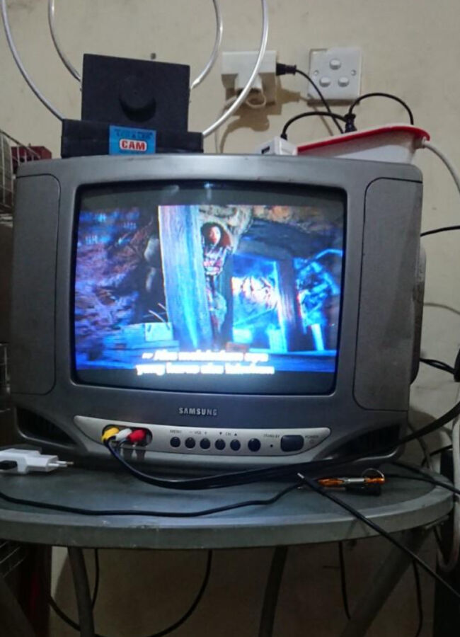 Nostalgia TV Tabung yang Kini Sudah Punah. Siapa yang Dulu Suka Ganti ...