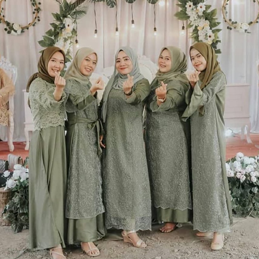 8 Model Kebaya Hijau Olive yang Pas Dipakai Kondangan