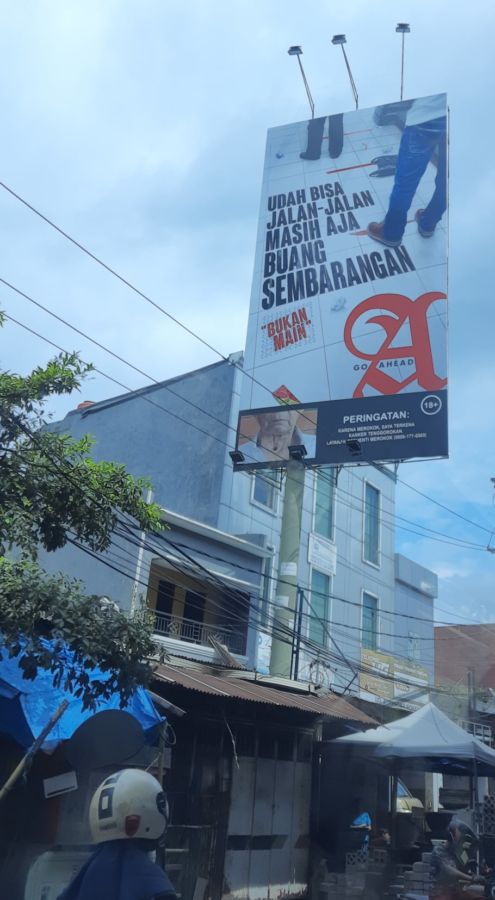 11 Pesan dan Tamparan Keras Paling Epik dari Baliho Iklan Rokok ...