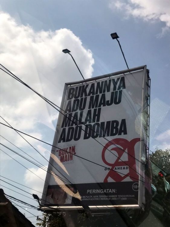 11 Pesan dan Tamparan Keras Paling Epik dari Baliho Iklan Rokok ...