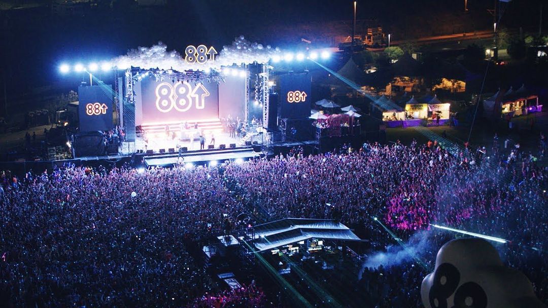 Menaungi Musisi Asal Asia Termasuk Indonesia, ini Fakta 88Rising yang ...