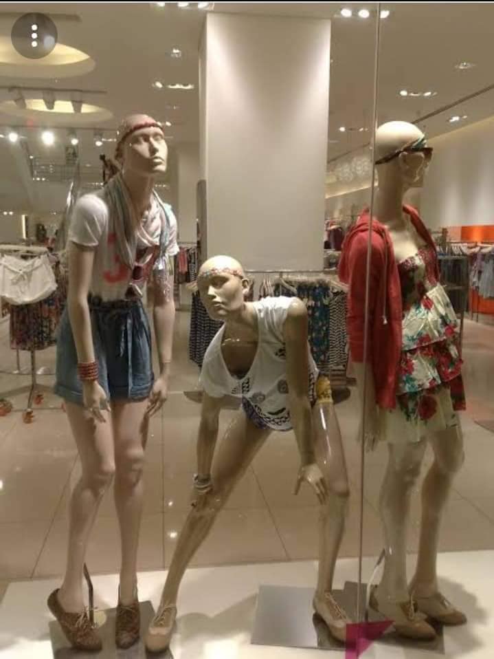 Sederet Foto ini Bukti Kalau Manekin Juga Bisa Capek Kerja. Jangan ...