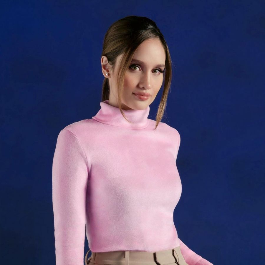 8 Gaya Rambut untuk Wajah dengan Rahang Kotak ala Cinta Laura