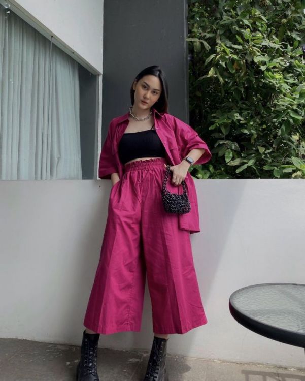 Gaya Busana Selain Kebaya ala Bella Clarissa, yang Cocok untuk Acara Formal