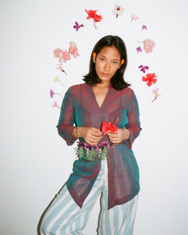 8 Ide Padu Padan Kebaya untuk Gaya Kasual ala Selebritas