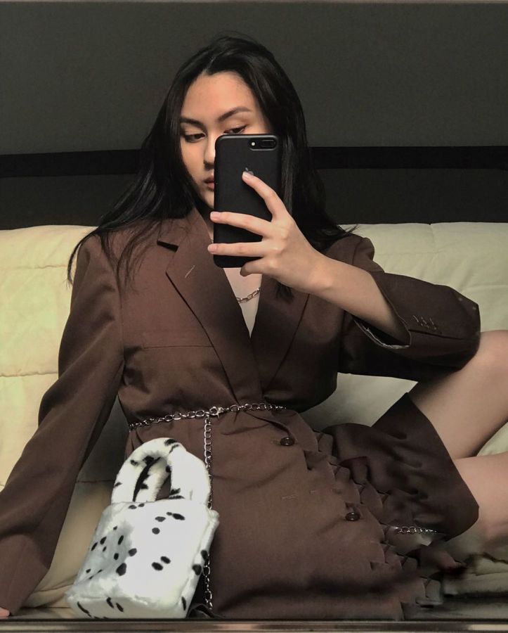 Gaya Busana Selain Kebaya ala Bella Clarissa, yang Cocok untuk Acara Formal