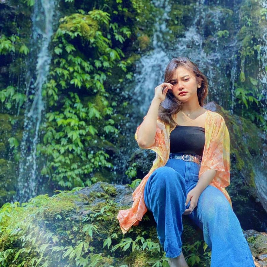 Potret Gaya Mahalini Raharja, Penyanyi Asal Bali Pacar Rizky Febian