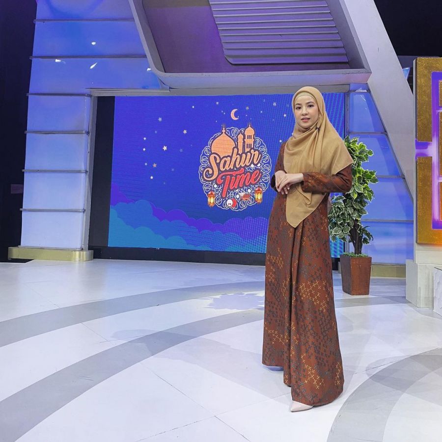 Gaya Fashion ala Natasha Rizky. Nyaman dan Stylish~