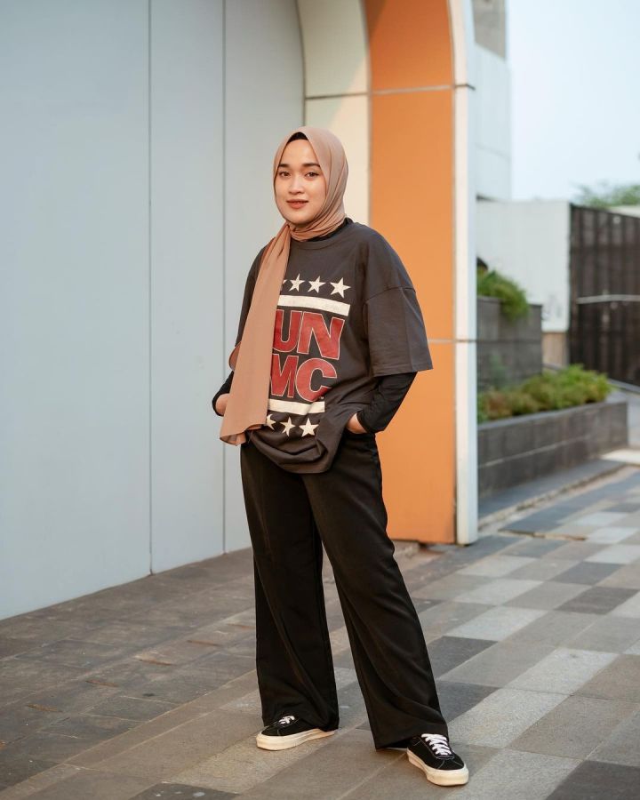 Fashion Berhijab dan Kekinian ala Ririe Fairus, Mantan Istri Ayus Sabyan