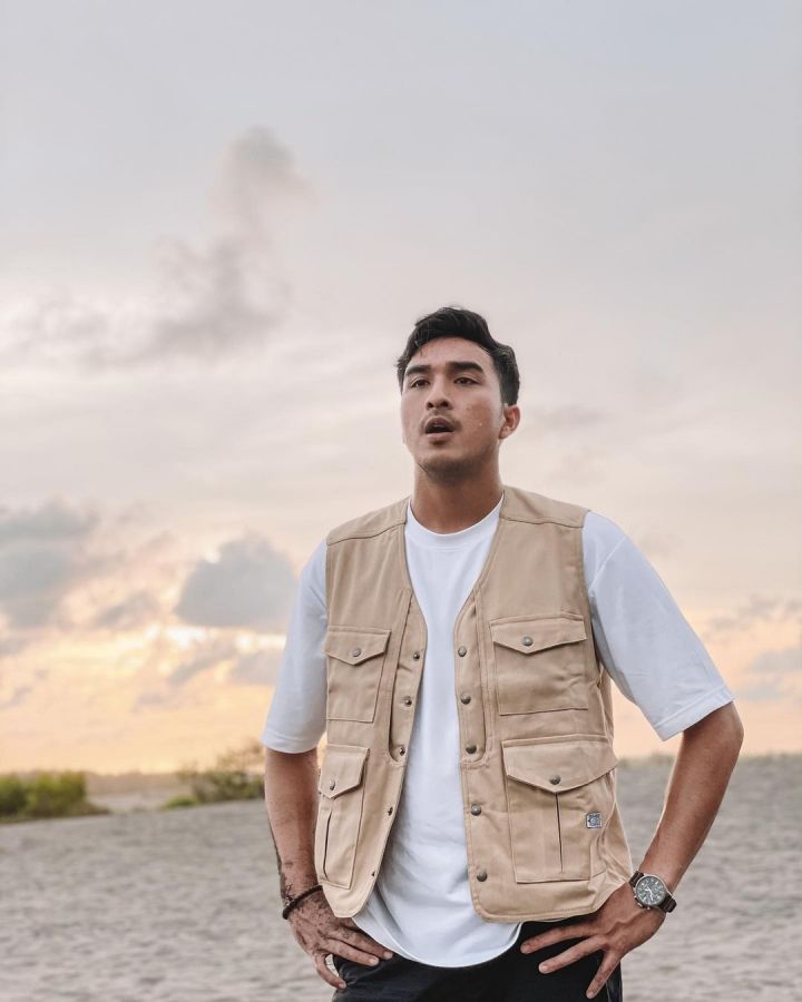 11 Potret Ibrahim Risyad, Aktor Ganteng yang Mirip Hamish Daud