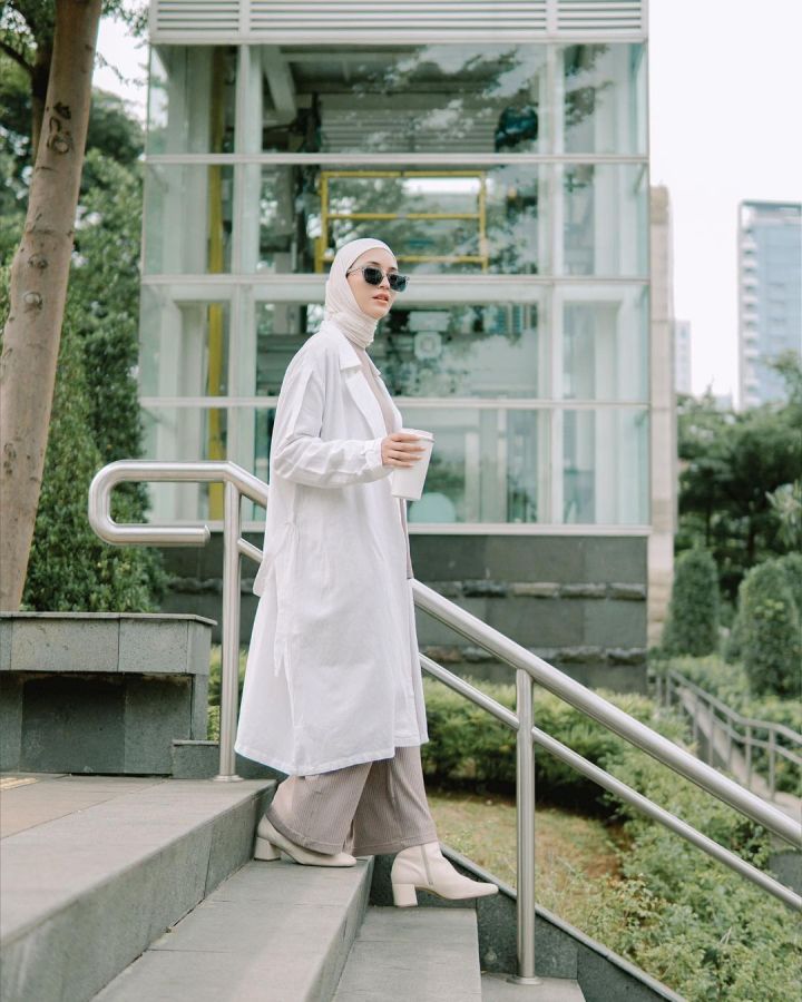 8 Ide Padu Padan Outfit Bernuansa Putih. Cocok Buat Persiapan Lebaran~