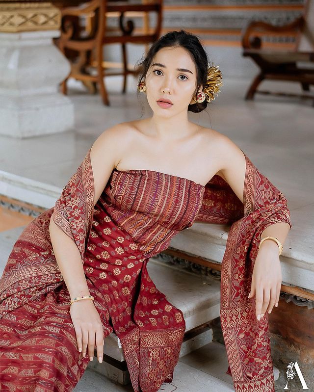 Mengenal Sosok Laksmi Shari De Neefe Suardana, Pemenang Puteri ...