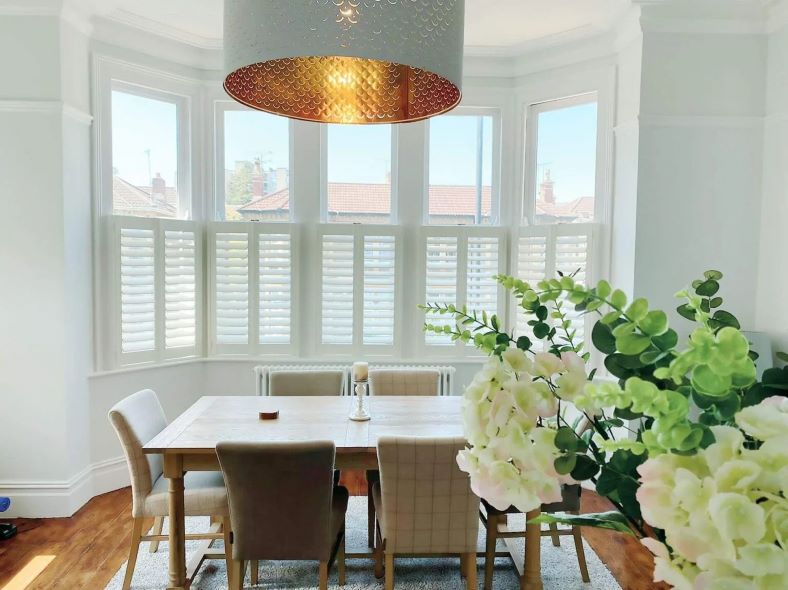 5 Desain Ruang Makan ala Cafe yang Cozy dan Bikin Betah