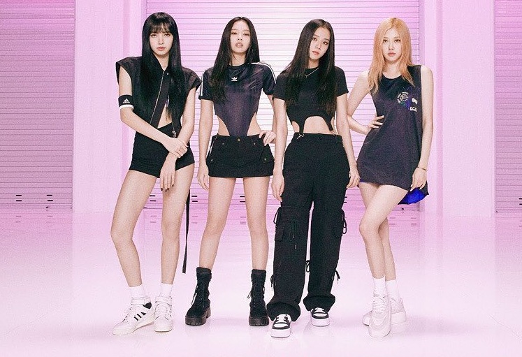 Heboh Jennie Blackpink Pakai Hijab di Abu Dhabi, Sikapnya Banjir Pujian ...
