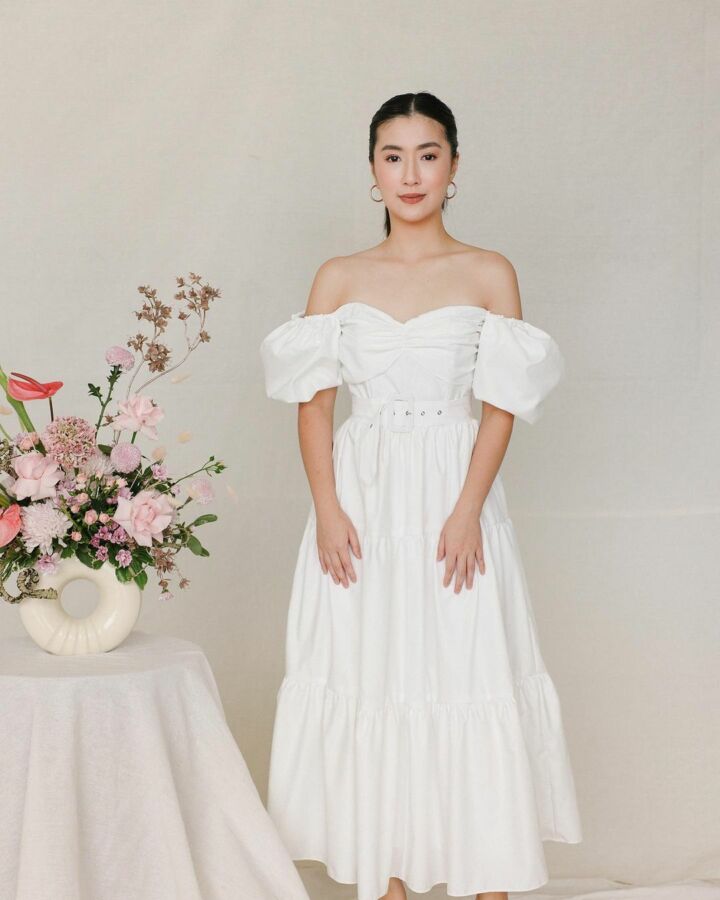 12 Inspirasi Busana untuk Nikah di KUA, Nggak Melulu Pakai Kebaya dan Jas!