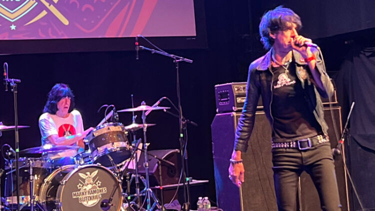 Marky Ramone Puji Paduan Suara yang Bawakan Lagu I Wanna Be Sedated ...