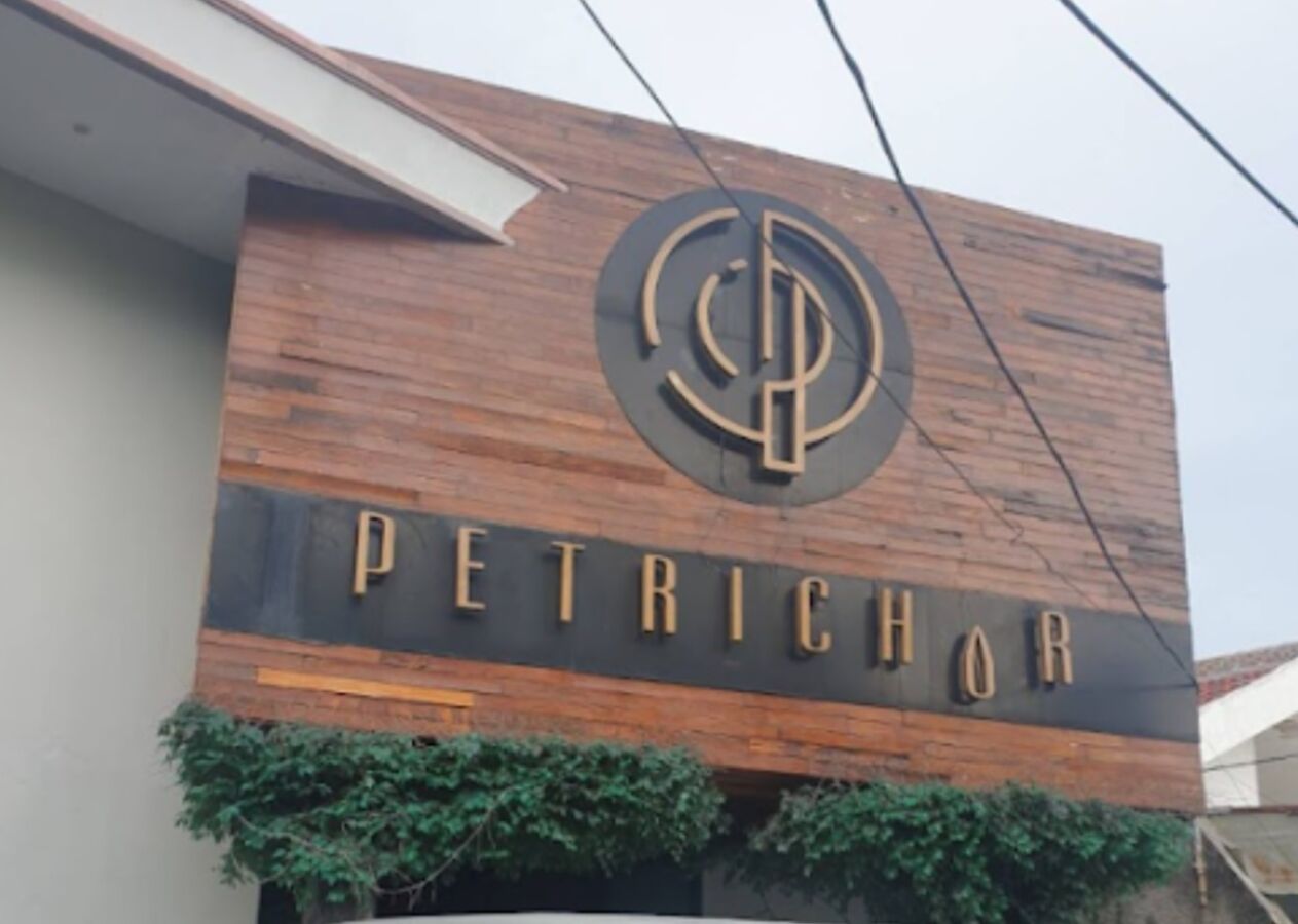 Petrichor Cafe & Bistro: Menikmati Santai Bersama Suasana Modern yang Elegan