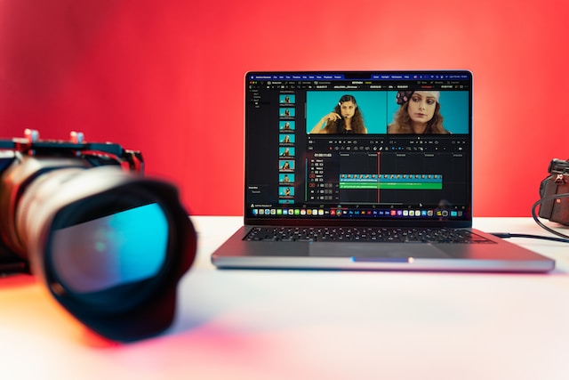 Mau Jadi Video Editor Jago? Ini 5 Teknik Editing yang Penting Buat Kamu ...